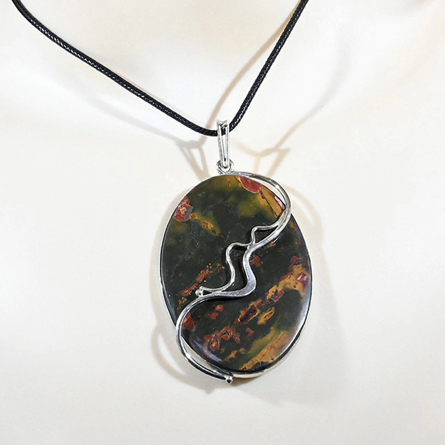 Подвеска, яшма