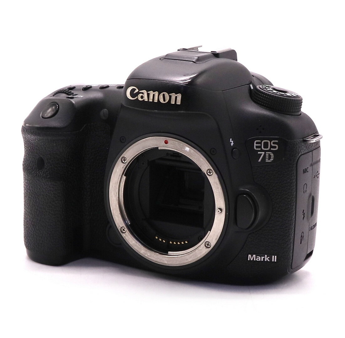 Canon EOS 7D Mark II body (пробег 42000 кадров)
