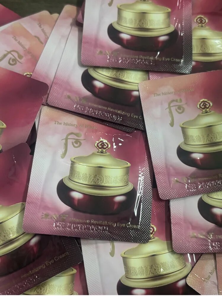 Набор из 30 штук The History of Whoo Intensive Revitalizing Eye Cream 1ml, Крем для век с фитоэстрогенами
