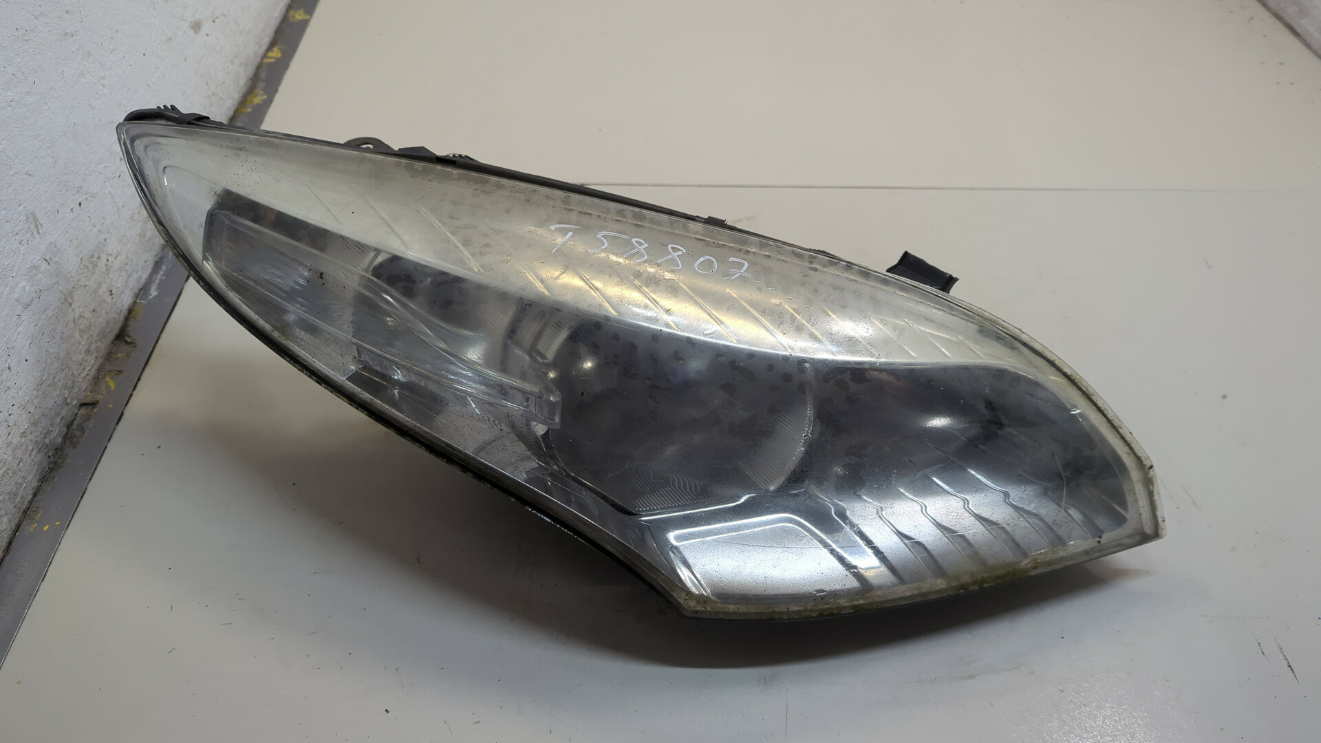 Фара (передняя) правая Renault Megane 3 Б/У