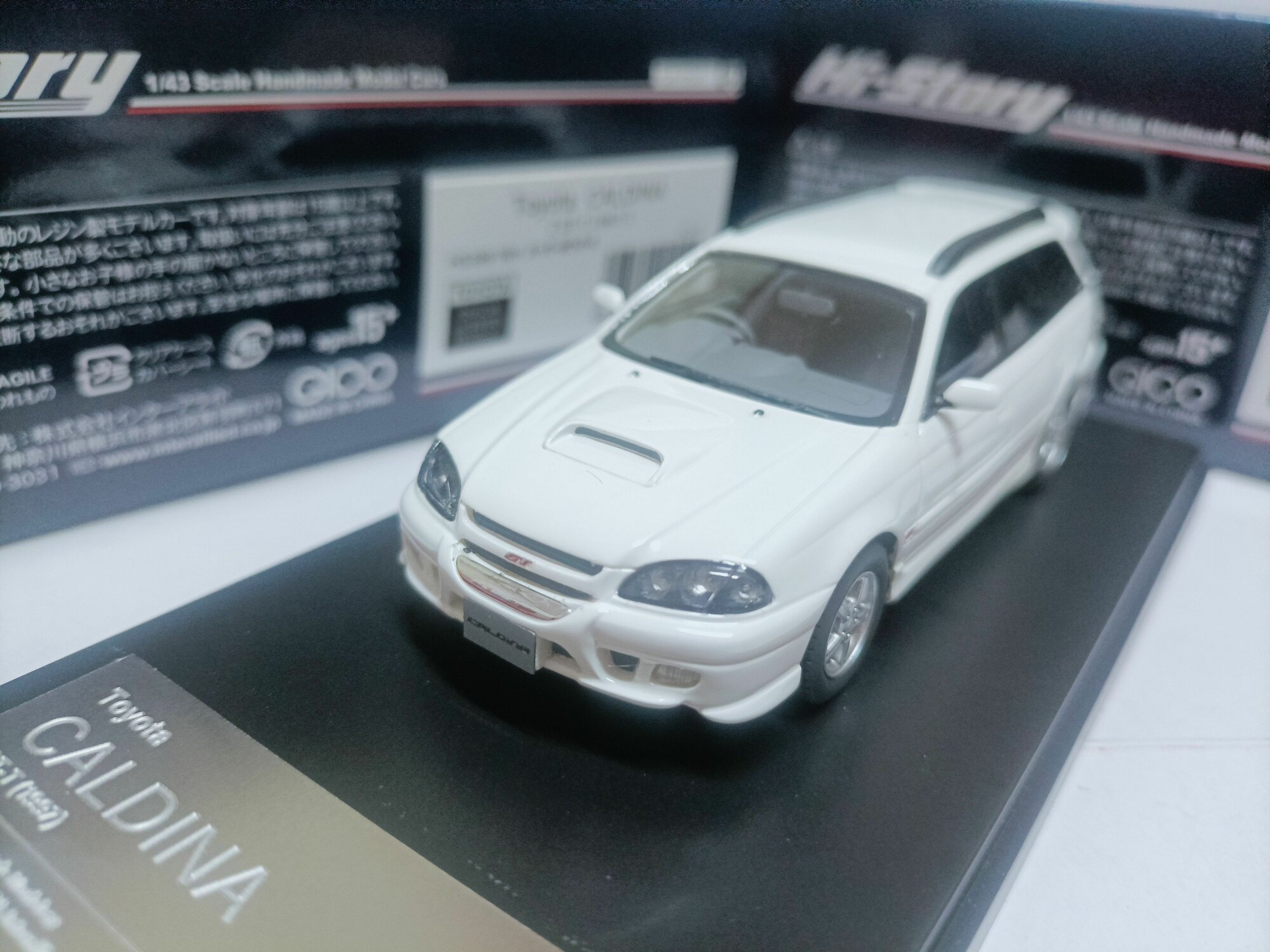 Привет, история 1 43 Toyota Caldina GT-T Estate Model, белый