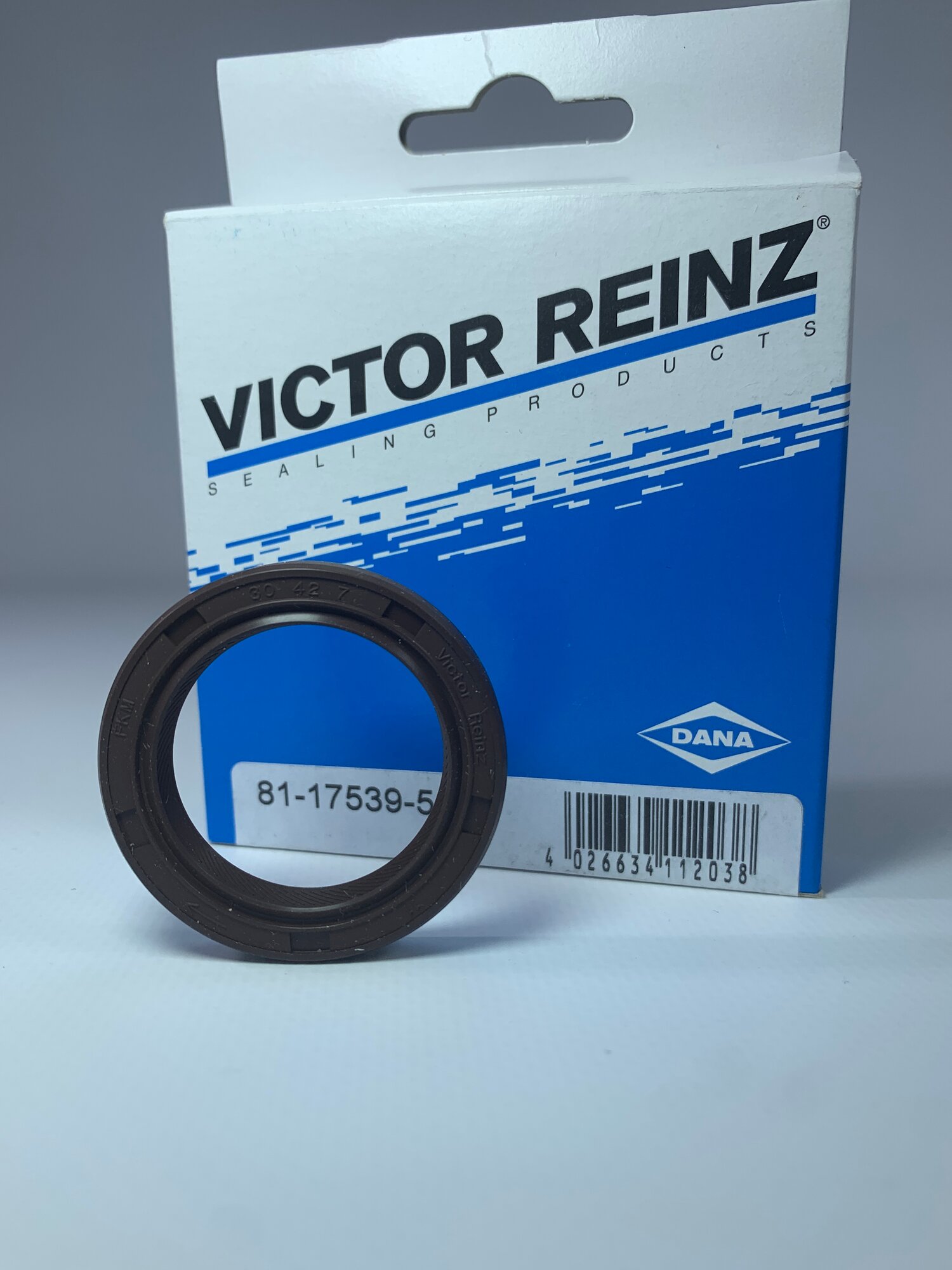 Victor Reinz 81-17539-50 Сальник распредвала передний 30x42x7 на Renault Logan 1.4 1.6 8кл / Sandero / Duster / Kangoo / Dacia
