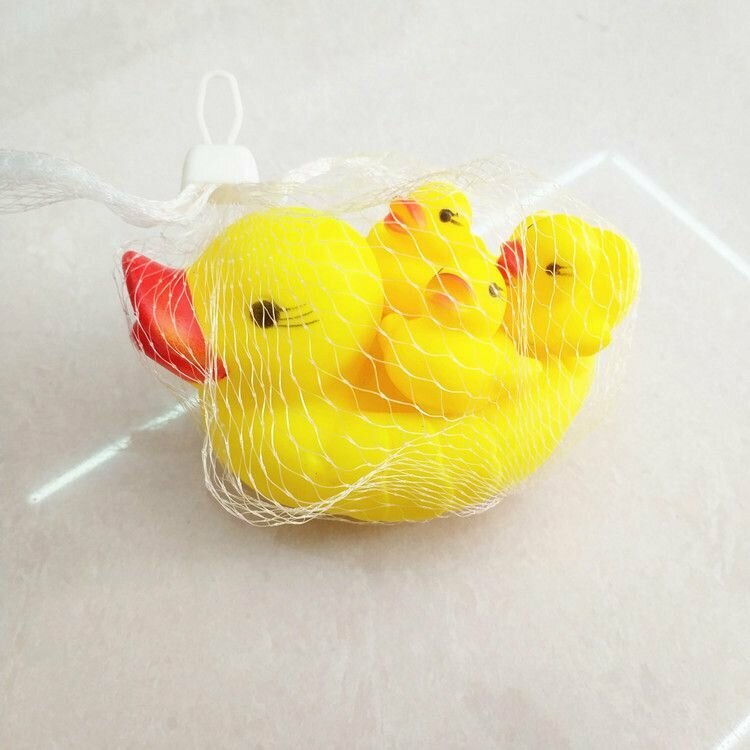 Игрушки уточки для ванной для малышей