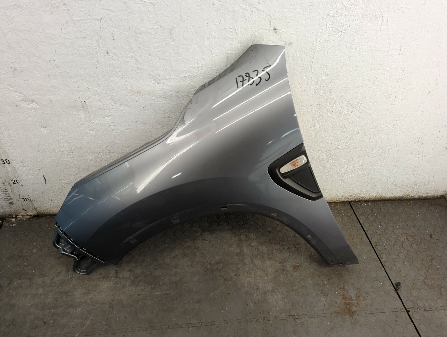 Крыло левое переднее Mitsubishi Outlander Sport Б/У