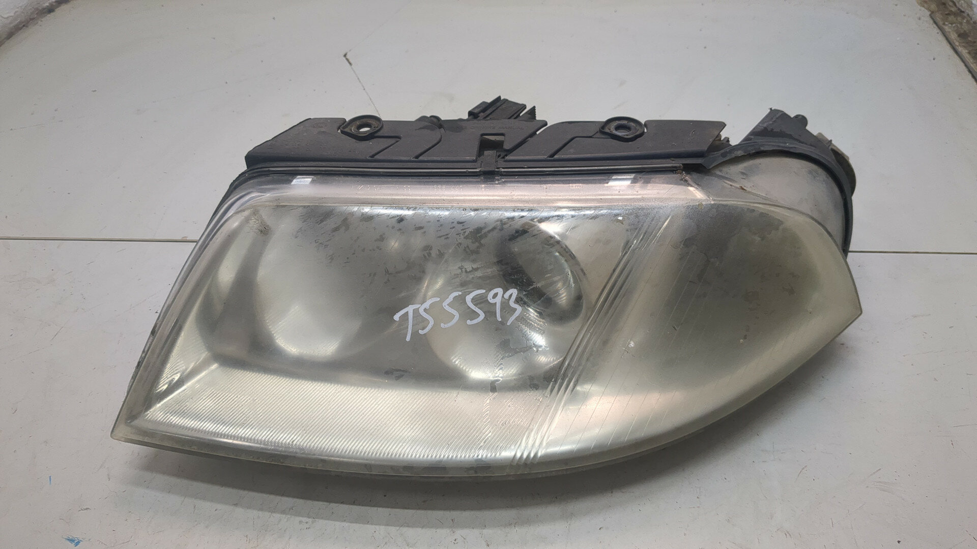 Фара (передняя) левая Volkswagen Passat 5 Б/У