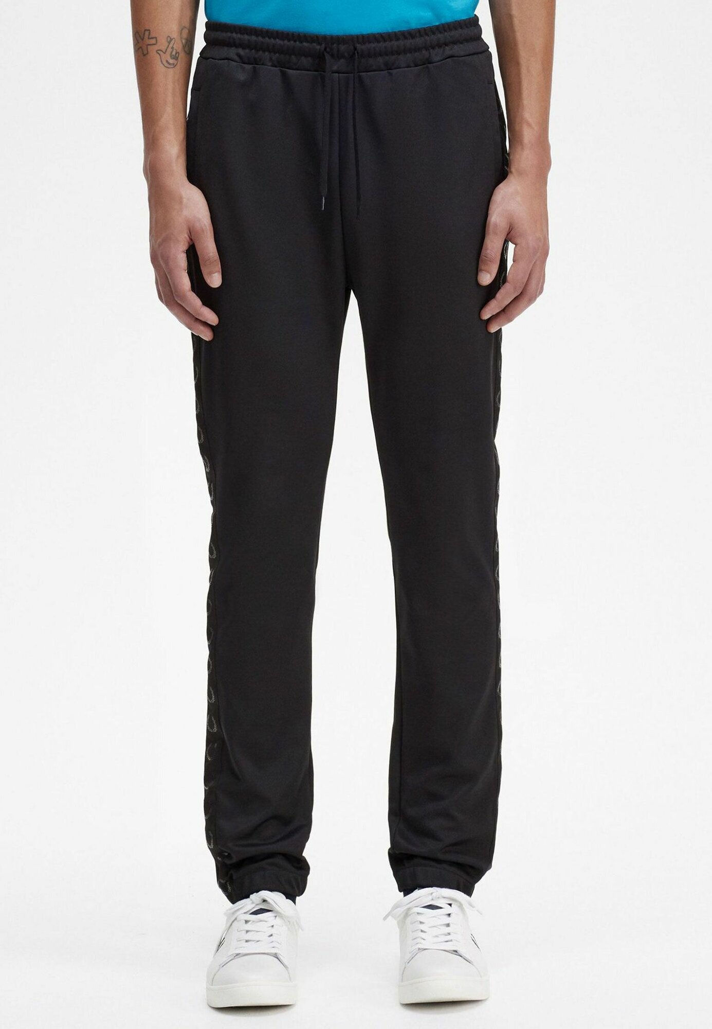 Брюки спортивные