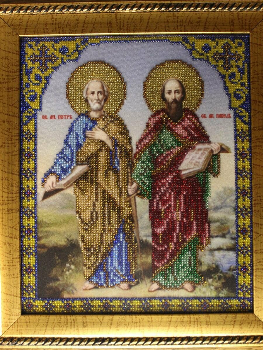 Икона Петр и Павел вышита бисером и вставлена в рамку