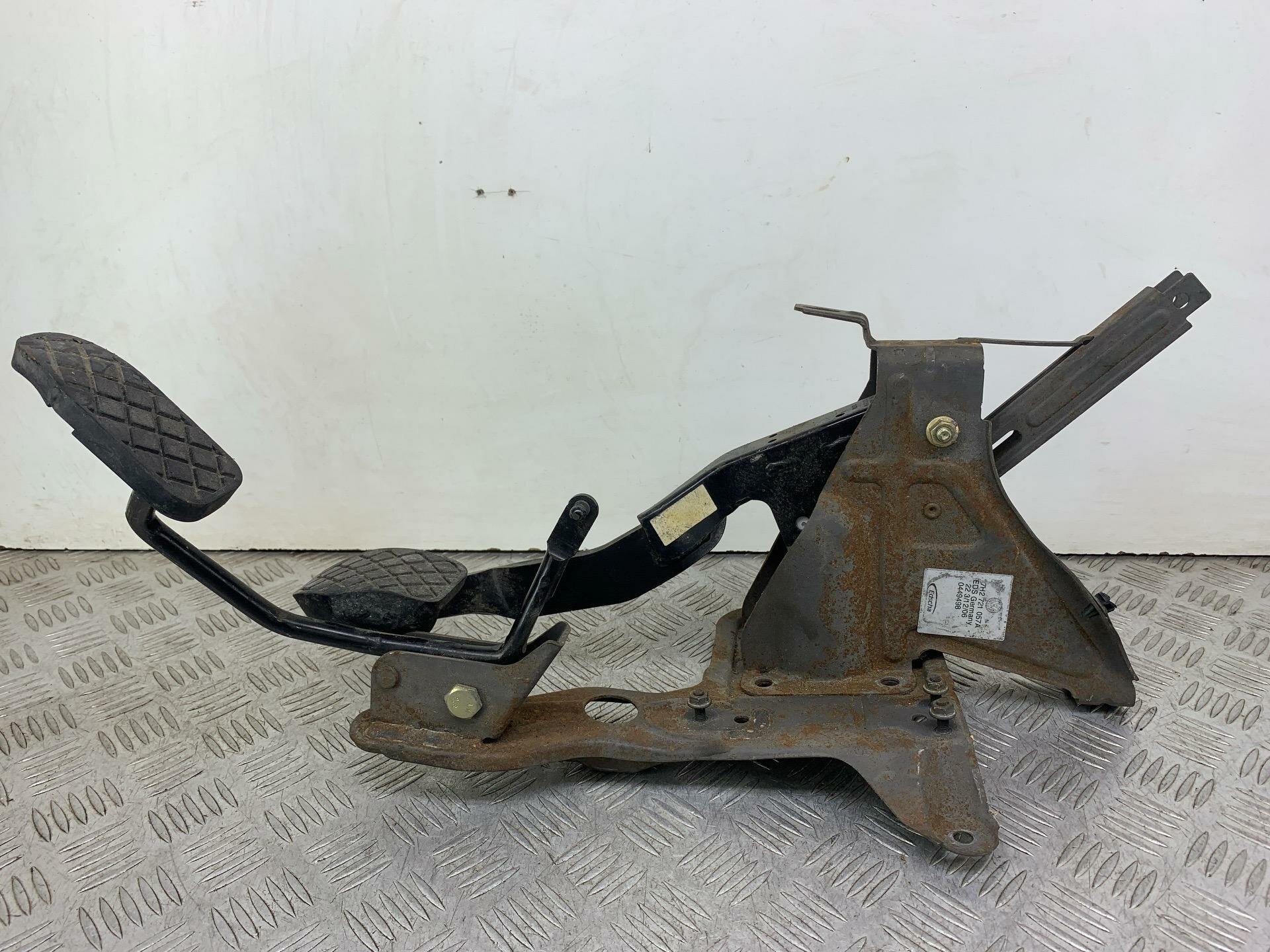 Узел педальный (блок педалей) Volkswagen Transporter T5 (2002 - 2009) 7H2721057A