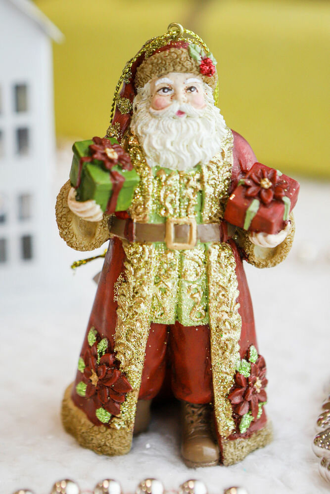 Ёлочная игрушка ДЕД мороз С пуансеттиями в красной шубе, полистоун, 11 см, Kurts Adler E1066-1