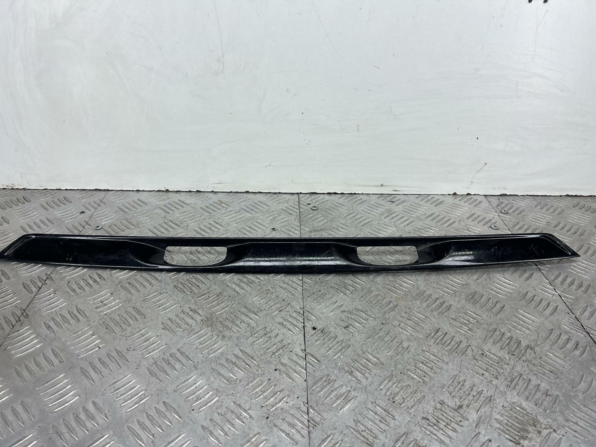 Накладка подсветки номера Honda Civic 8 (2005 - 2008) 74890SNB00