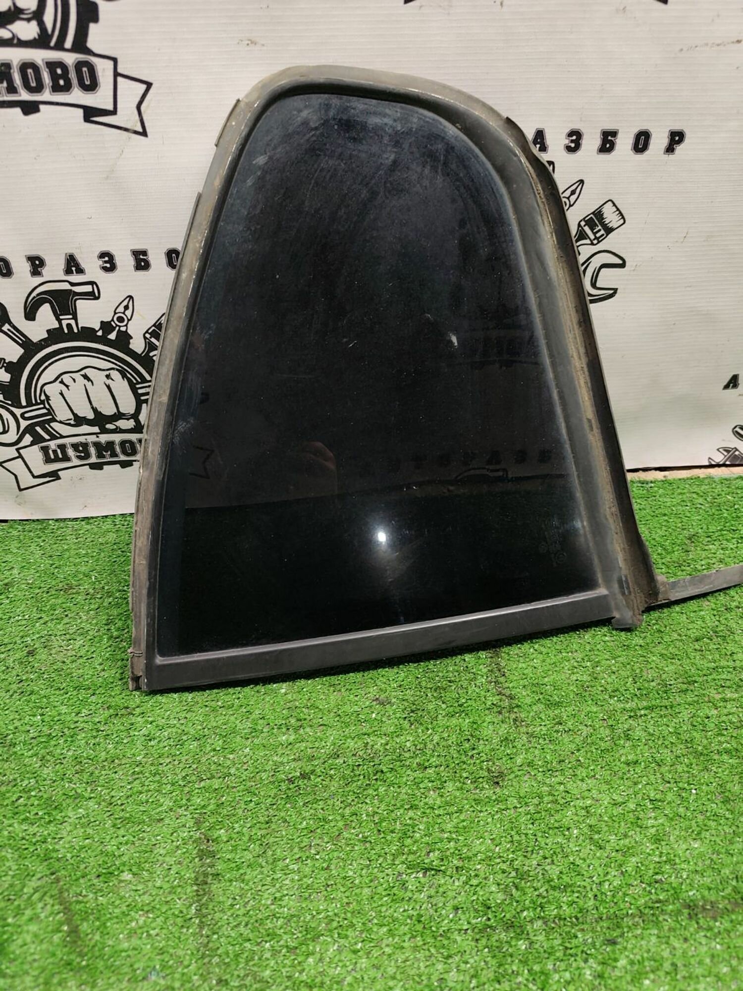 Форточка двери задней левая Skoda Octavia II ре. с пробегом