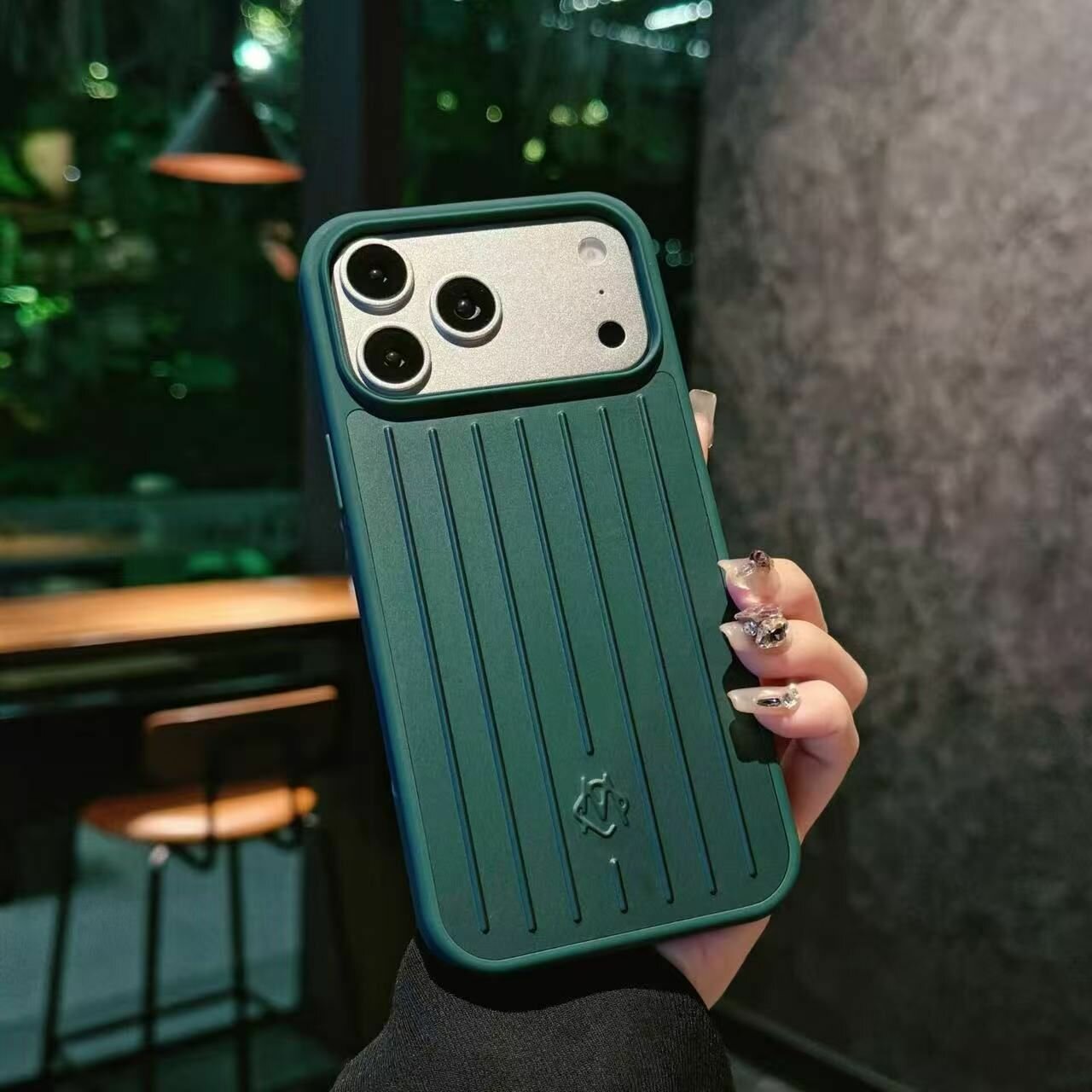 Чехол RIMOWA Case for iPhone 17 Pro Max titanium