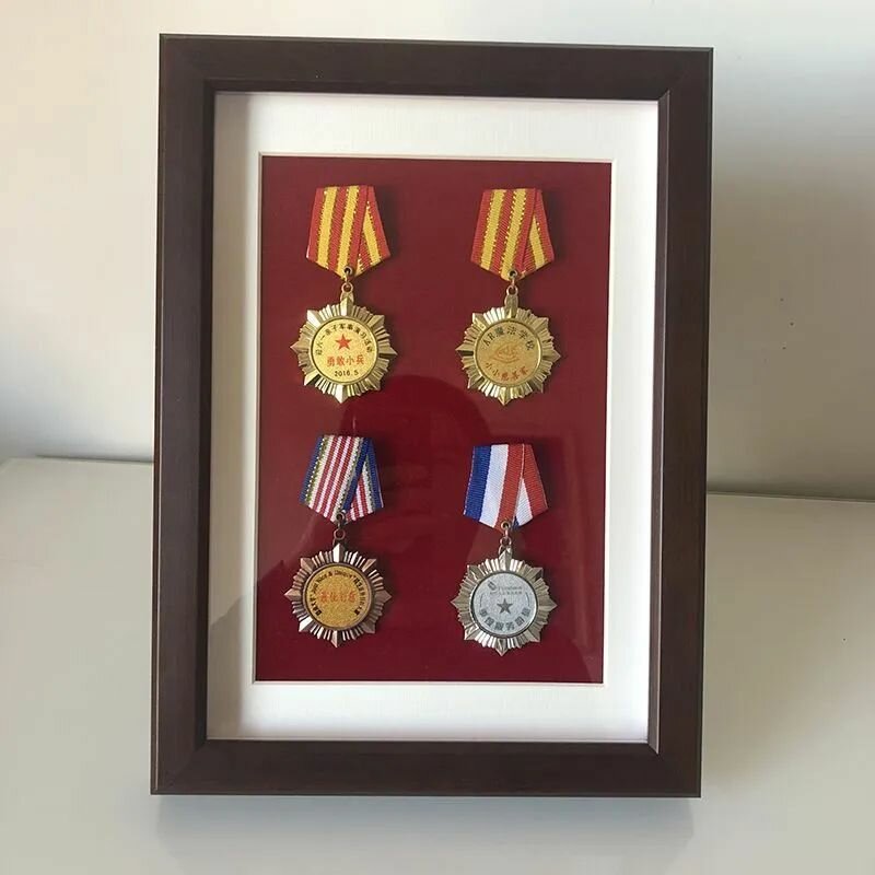 Планшет для орденов и знаков (330х240х50 мм)