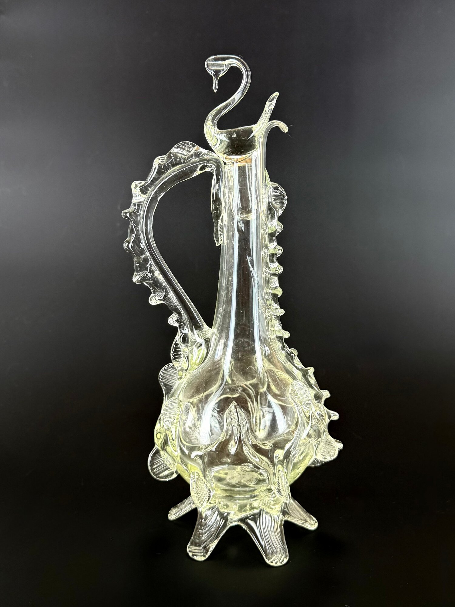 Винтажный стеклянный графин-штоф лебедь, 0,6 л, высота 33 см, СССР, 1970-е гг.