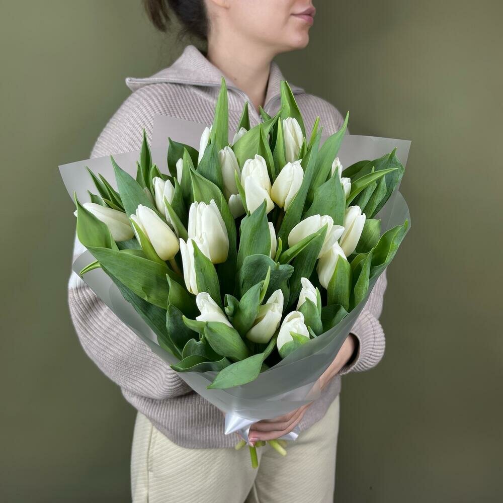 Букет 25 белых тюльпанов