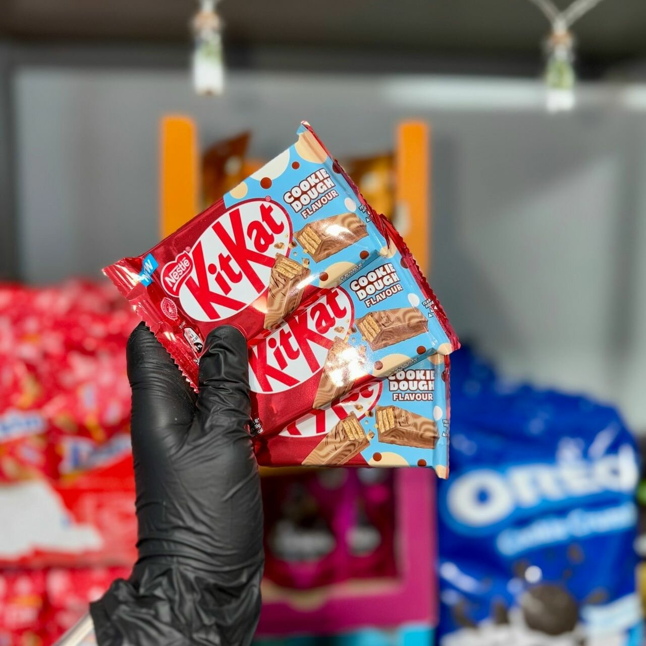 Шоколад KitKat 4 Fingers Cookie Dough/Кит кат со вкусом песочного печенья 3 шт. по 41,5 гр.