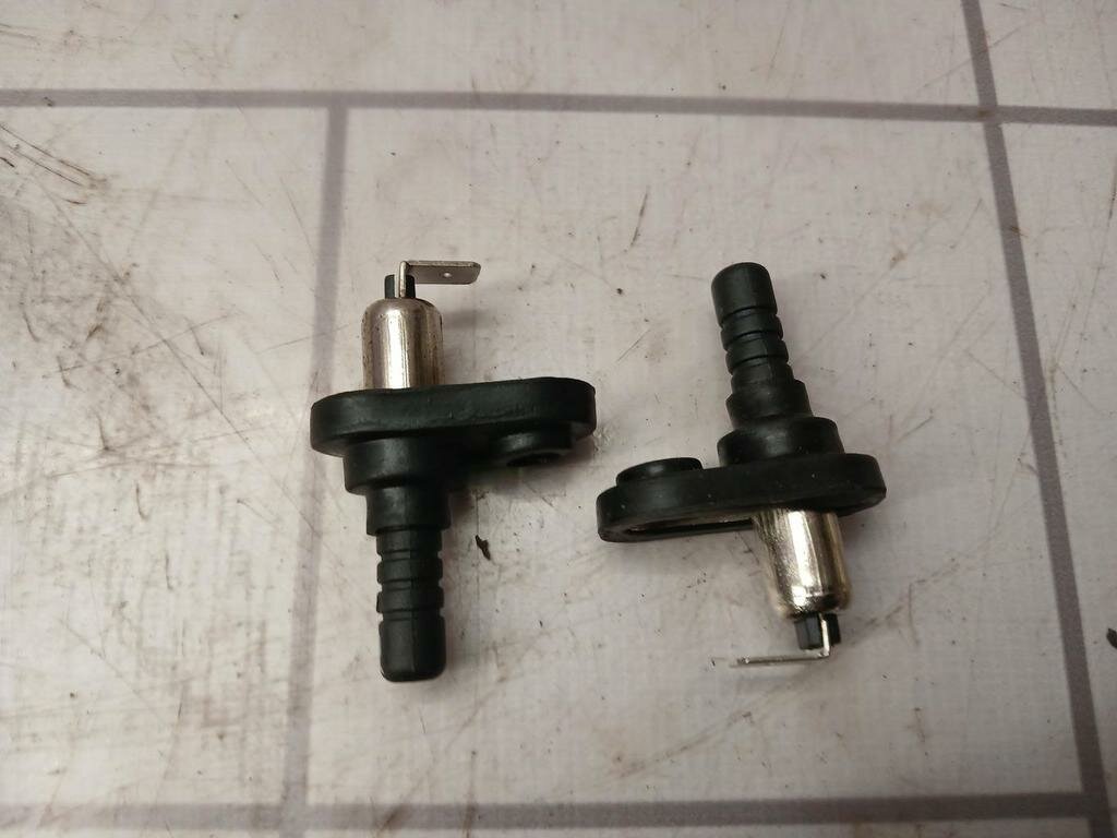 Выключатель концевой VW Passat B3 1988-1993