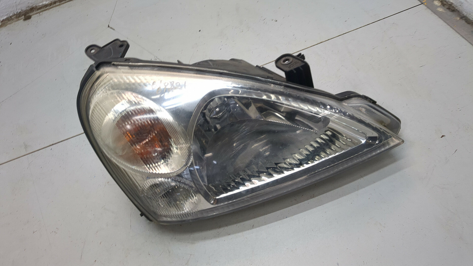 Фара (передняя) правая Suzuki Liana Б/У