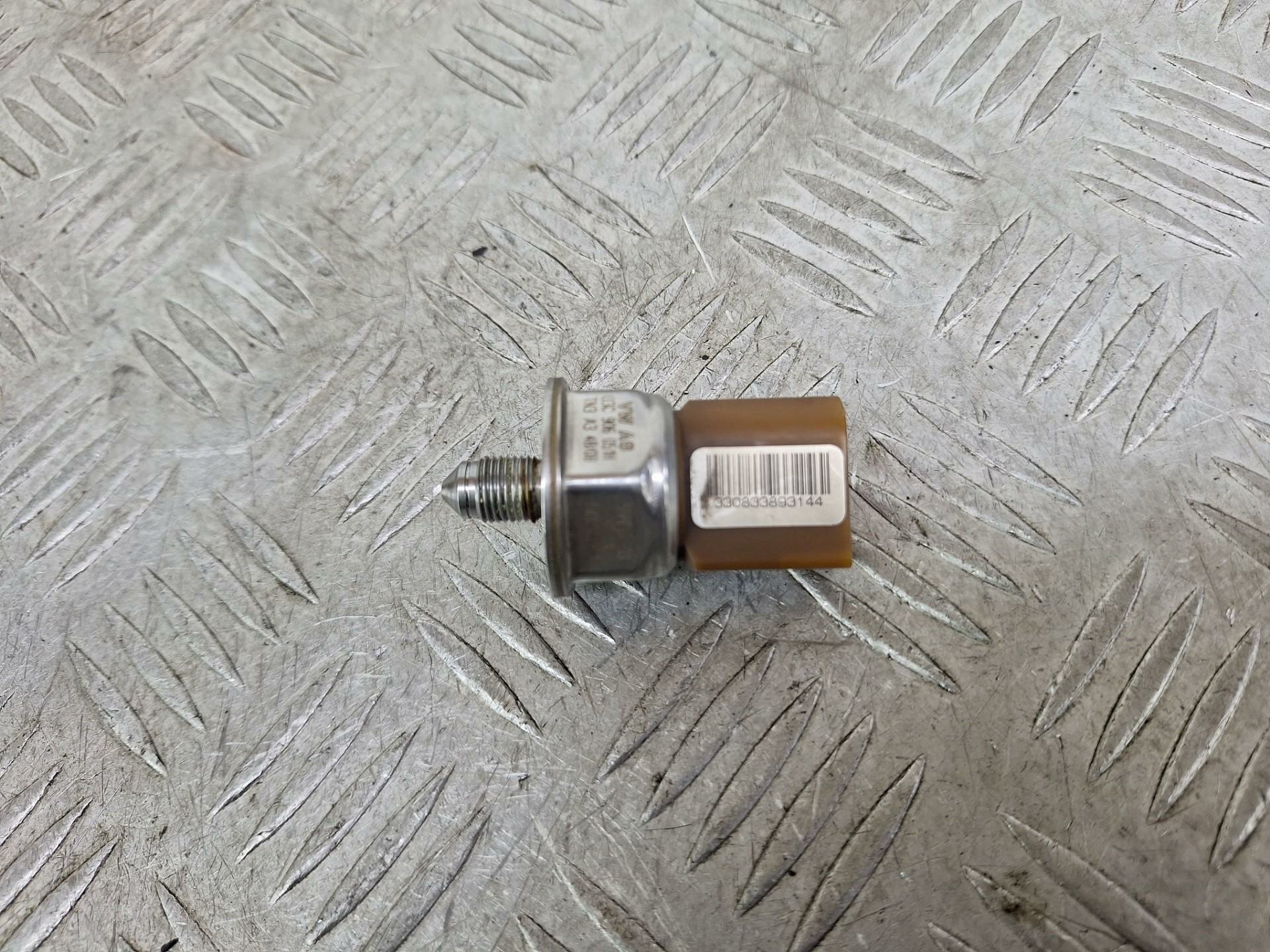 Датчик давления топлива Volkswagen Passat B6 2009 03C906051H