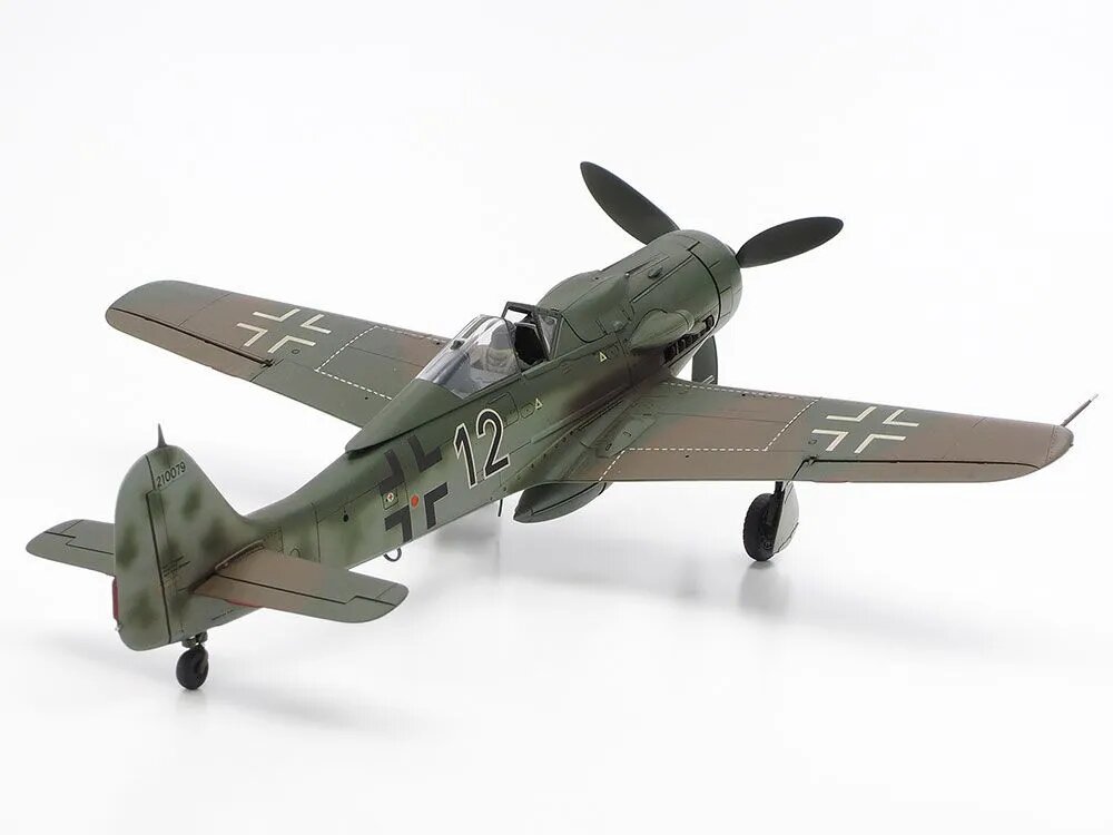Сборная модель Tamiya Model 61041 1/48 Фоке-Вульф Fw190 D-9. Пластиковая модель самолета для сборки своими руками — фото 1