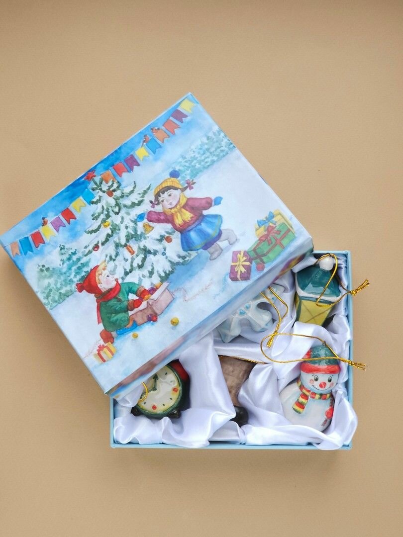 Набор ёлочных игрушек "Рождественская ночь" (зелёная). Ярославская майолика. Керамика ручной работы. Сделано в России.