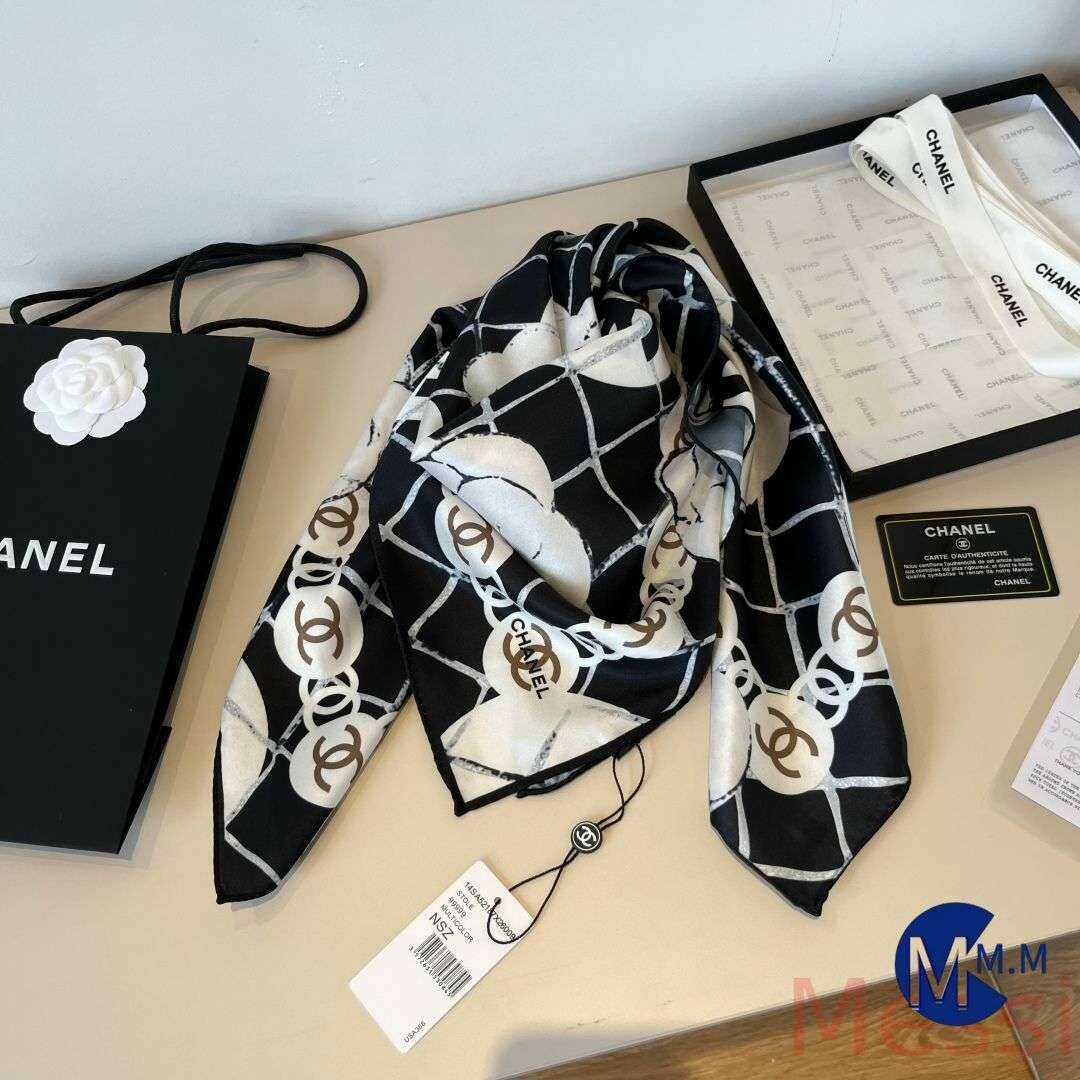 Комплект с шарфом Chanel для женщин,90х90 см, черный, белый — фото 1