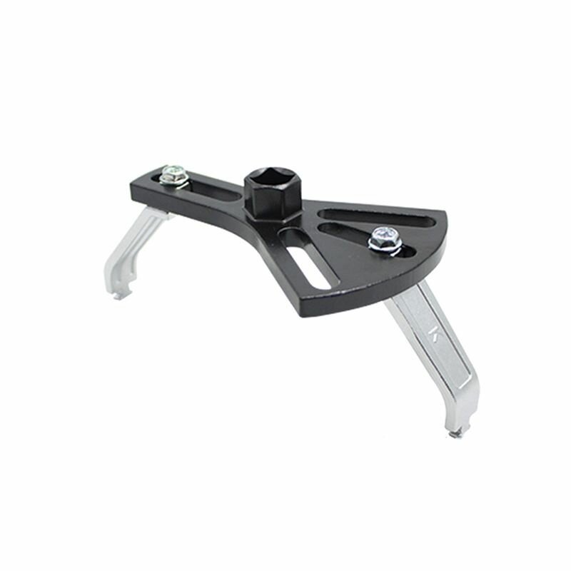 Многофункциональный ключ с двумя захватами для крышки топливного бака автомобиля. Инструмент для снятия бензонасоса.