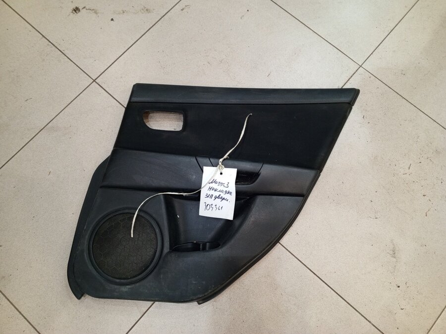 Обшивка двери задней правой от Mazda 3 bk 2003-2009