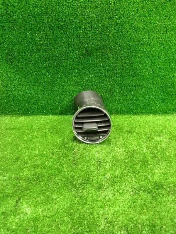 Дефлектор воздуховод правый Peugeot 308 Б/У с пробегом