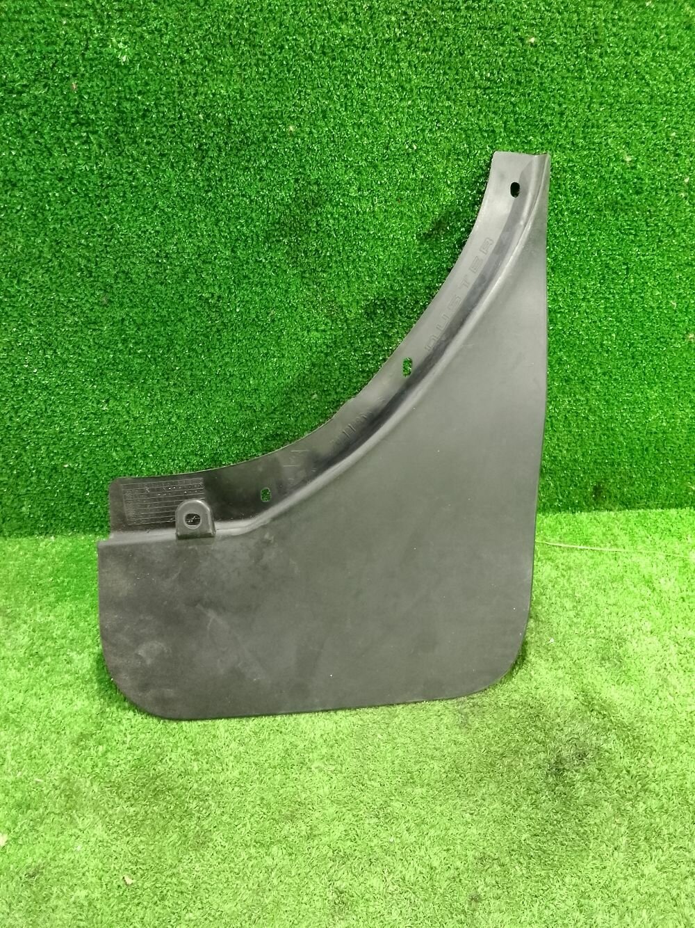 Брызговик задний правый Renault Duster I новый