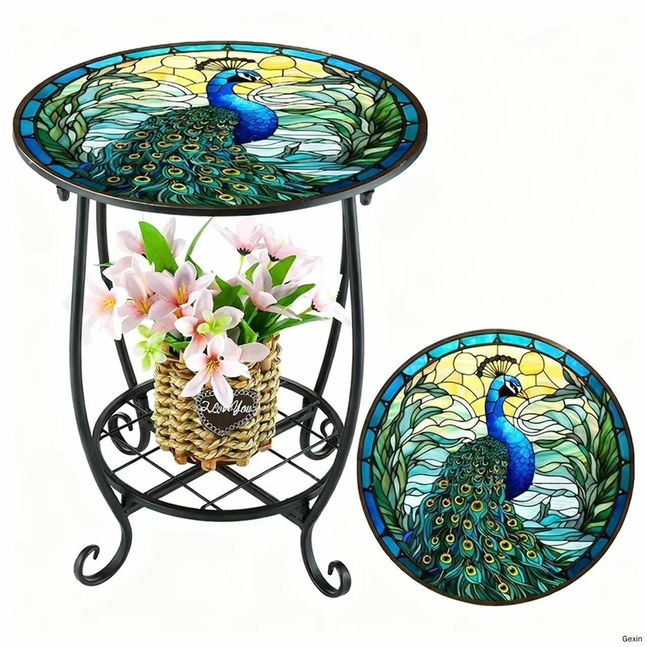Маленький мозаичный декоративный столик для двора