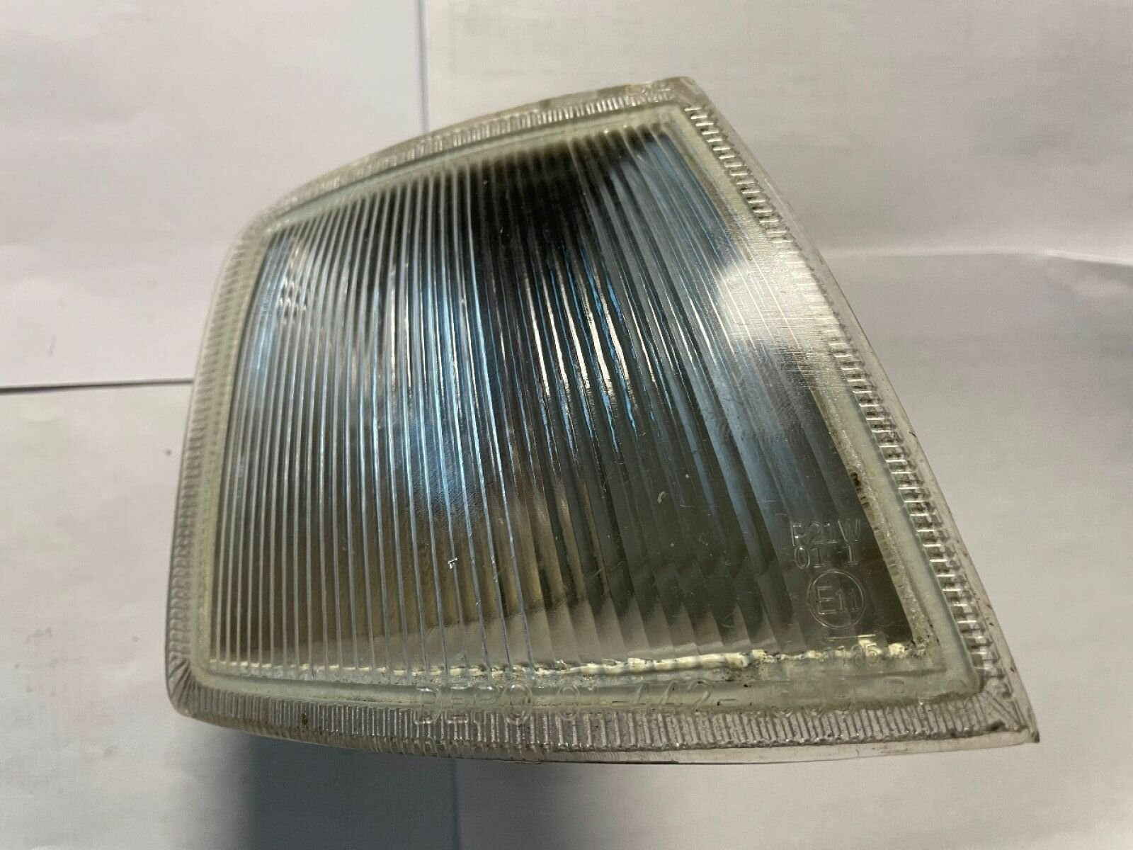 Указатель поворота правый белый Opel Vectra A (1988—1995)