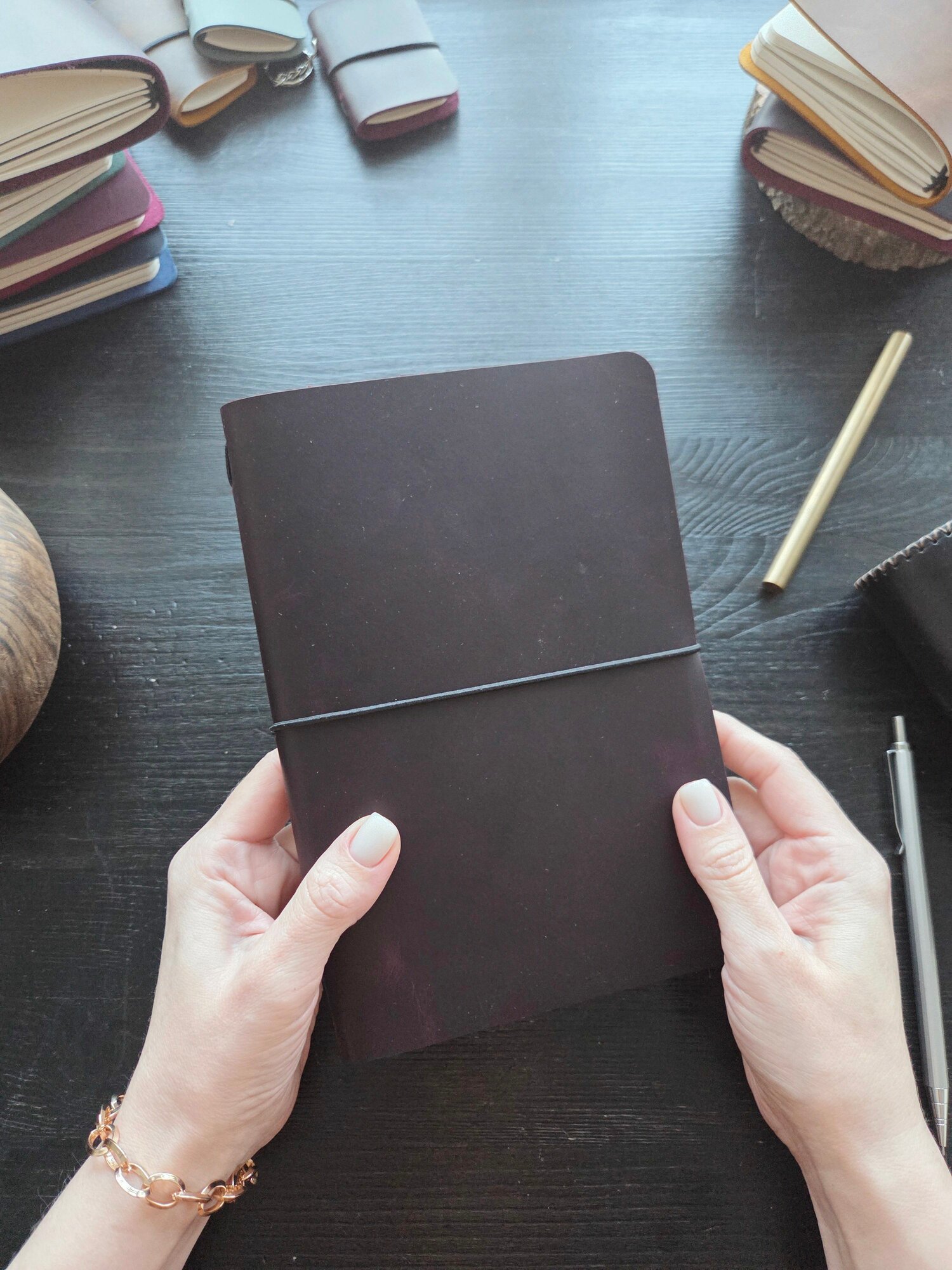 Кожаный блокнот эко в клетку формата А5 (15х21см) в стиле Мидори (Midori) со сменными тетрадями на резинке, 90 листов