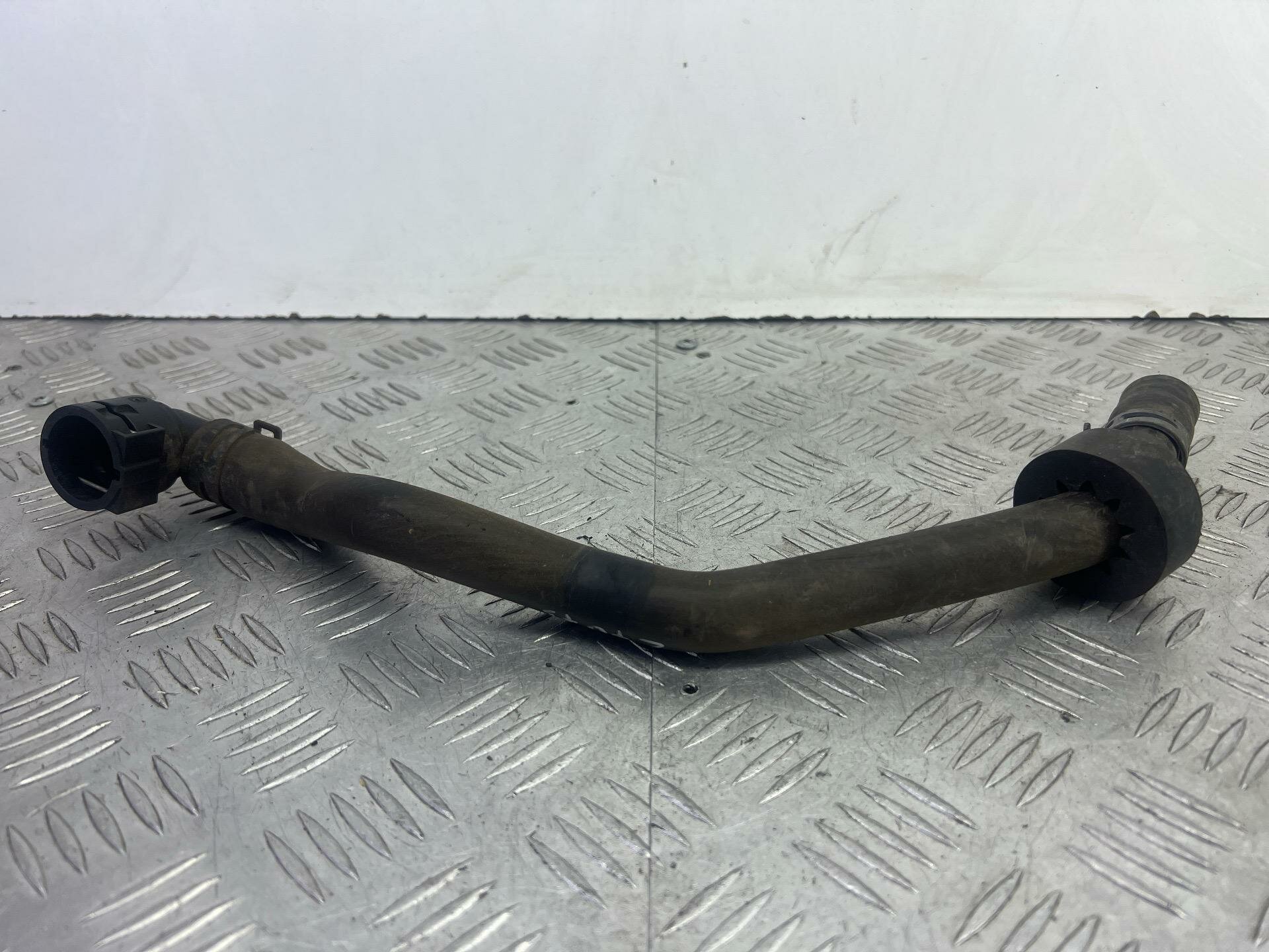 Патрубок охлаждения Skoda Yeti (2009 - 2014) 1K0122101HL