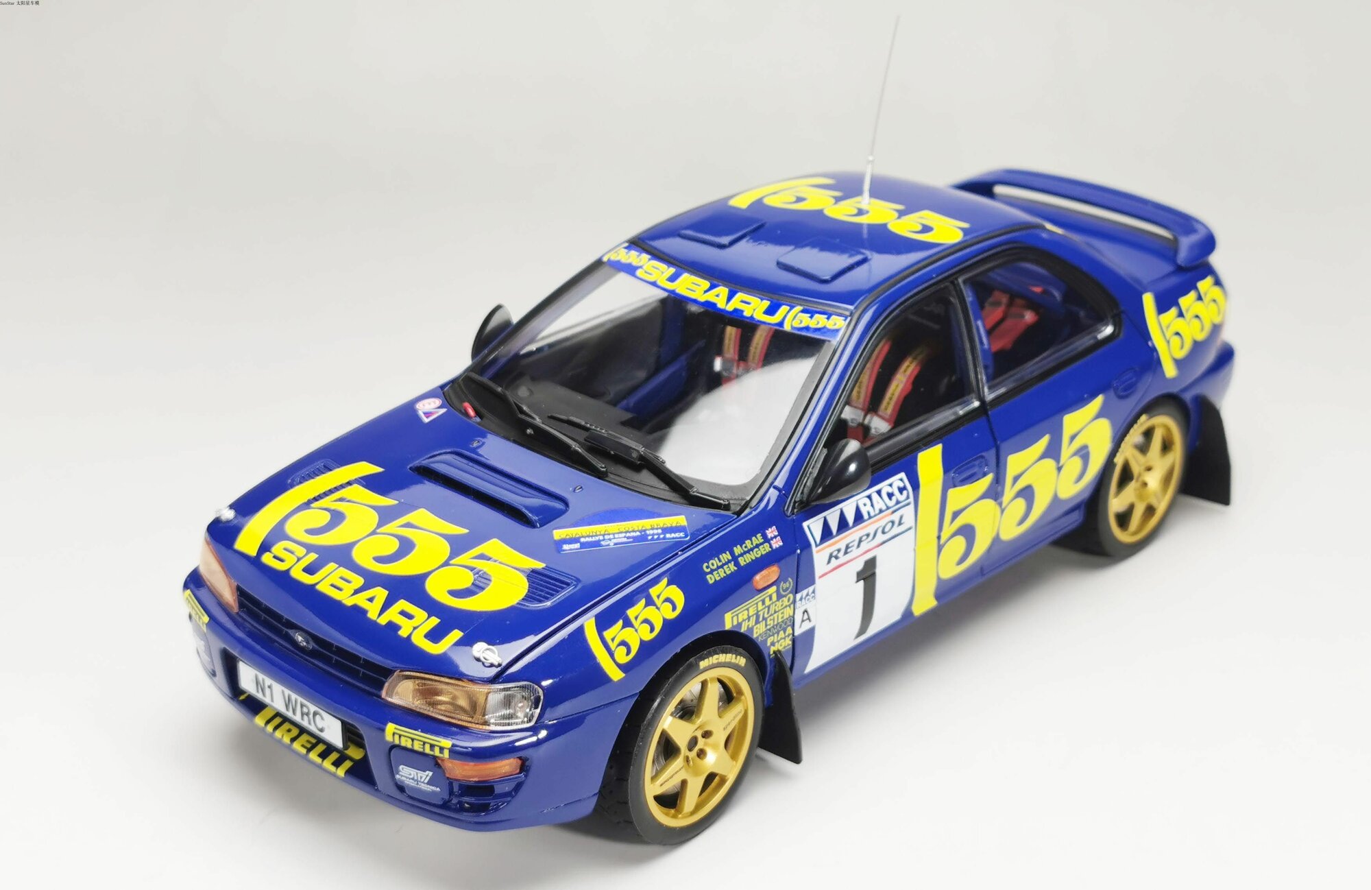 SunStar 1/18 Масштаб Subaru Impreza WRX STI 555 McRae Раллийный Автомобиль