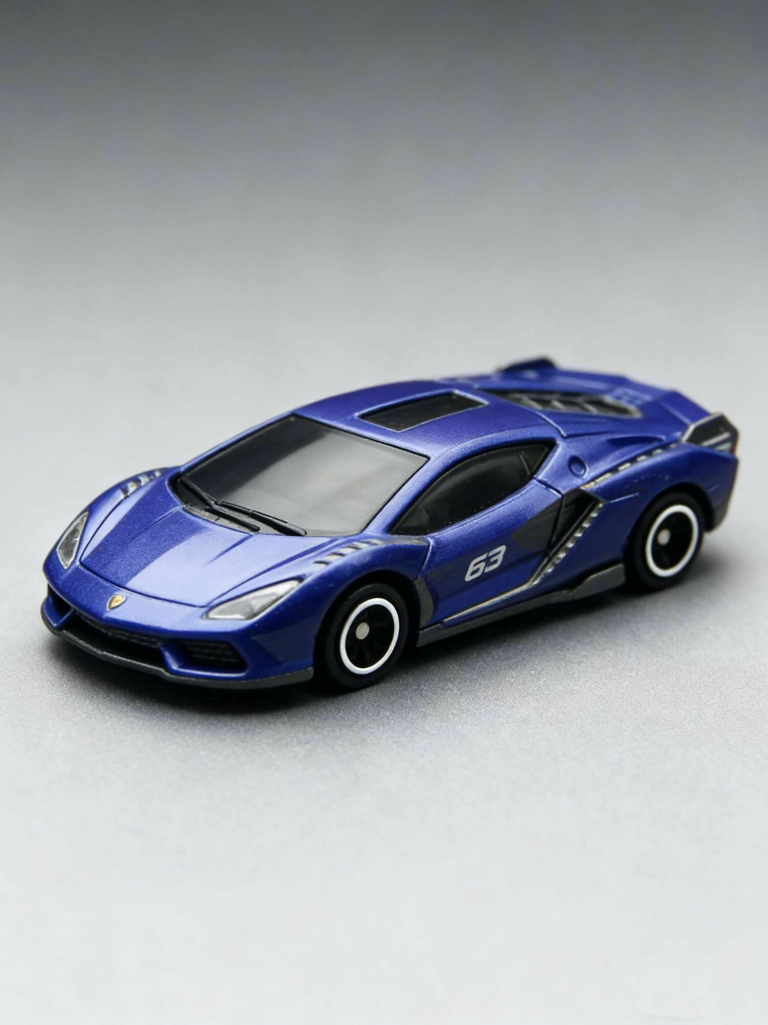 Металлическая модель Lamborghini FKP от Tomy, масштаб 1:66