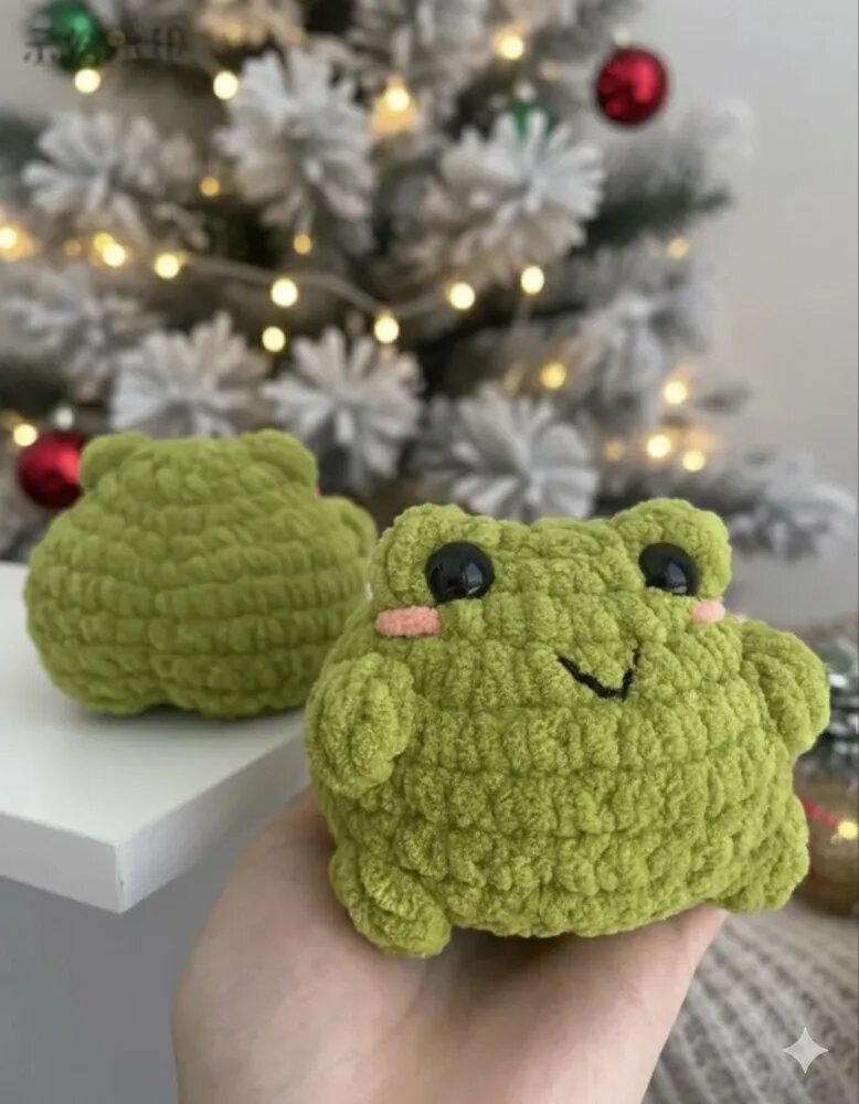 Вязаная игрушка жабка ручной работы
