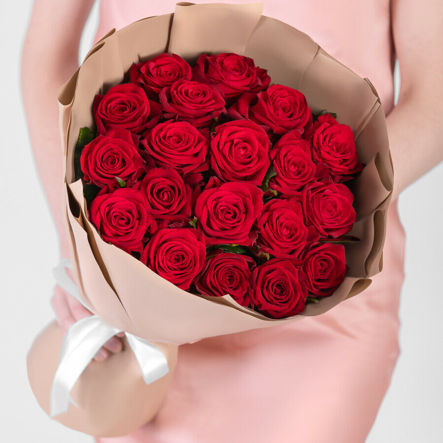 Монобукет "Красные розы", 19 шт, упаковка, классический стиль