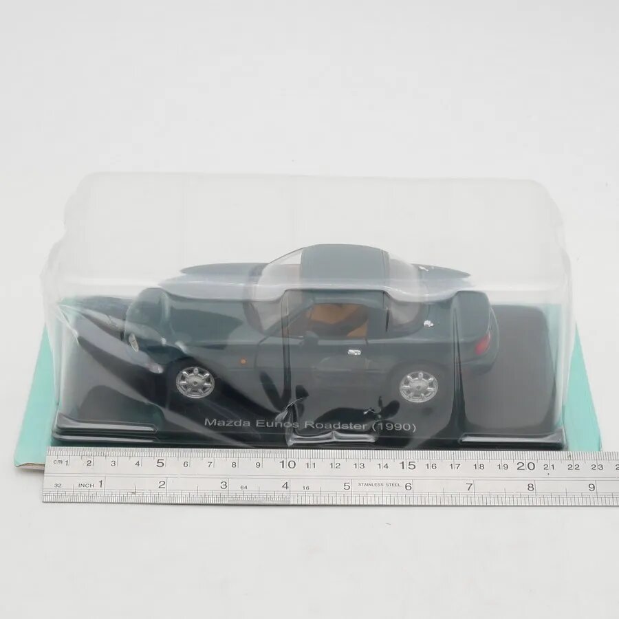 Модель автомобиля Ixo Mazda Eunos Roadster 1:24