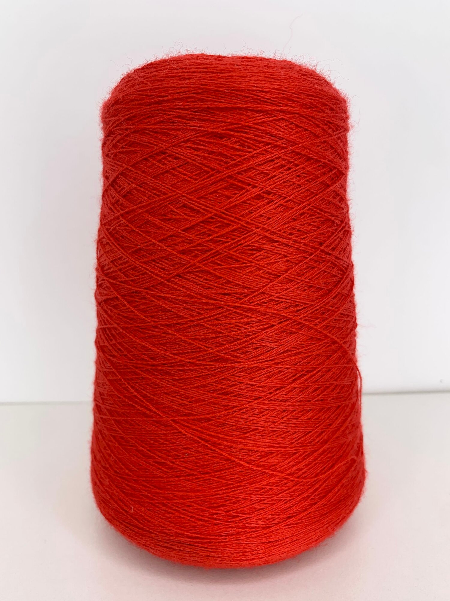 HARMONY - Tollegno 1900; 100% меринос; 1500м/100гр, (2/30); col. 693 HUGO RED, цвет: ярко красный; вес 250гр; italyyarn