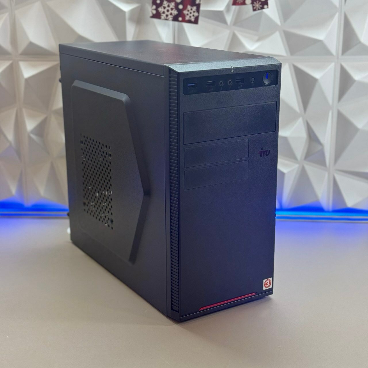 ПК IRU Home 310H6SE MT i3 12100/8Gb DDR4/256Gb SSD/UHDG 730/DOS/черный (RUS)