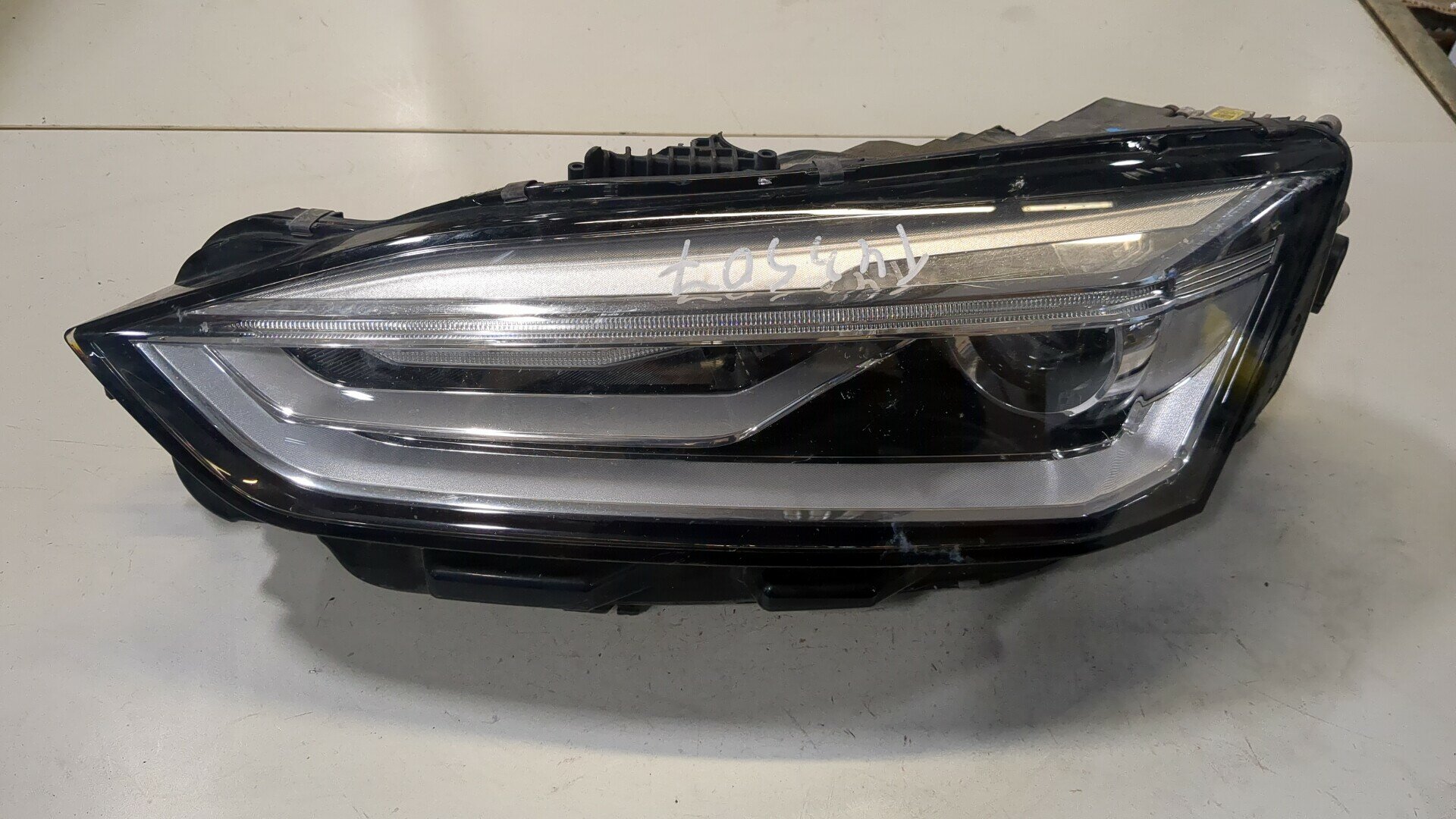 Фара (передняя) левая Audi A5 (F5) Б/У