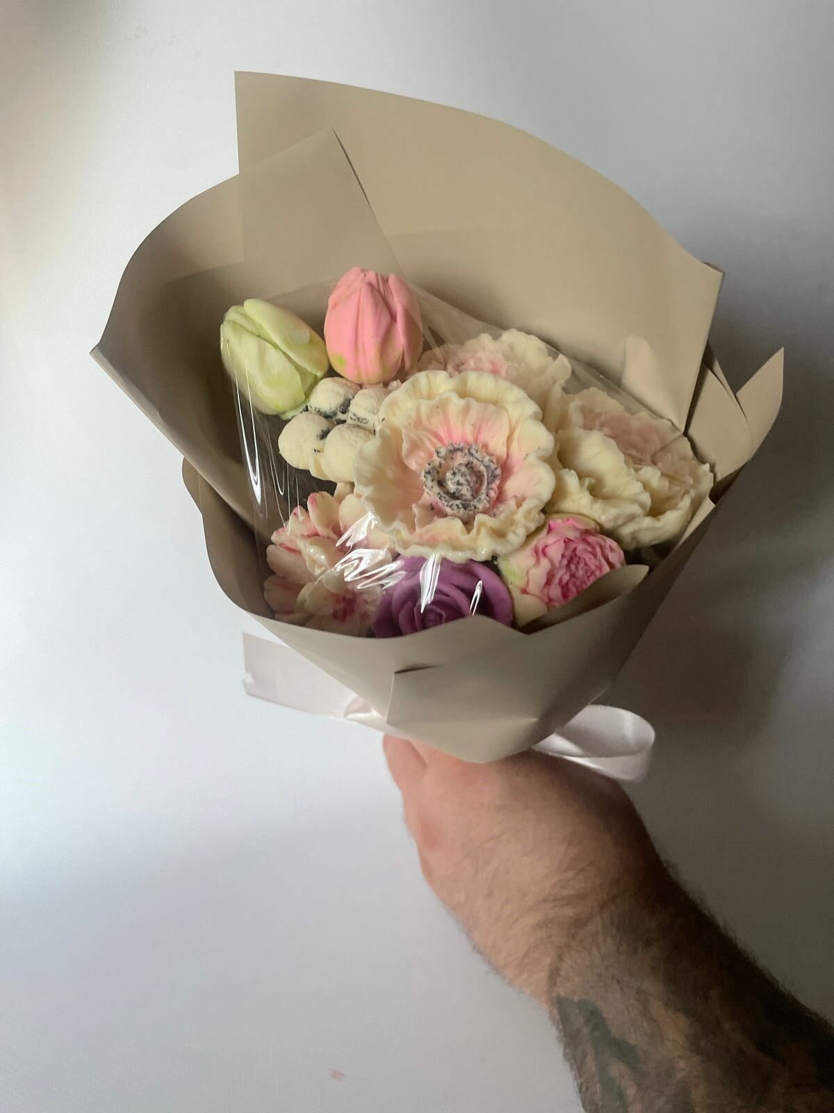 Сладкий букет из конфет ShokoTrendy необычные шоколадные цветы