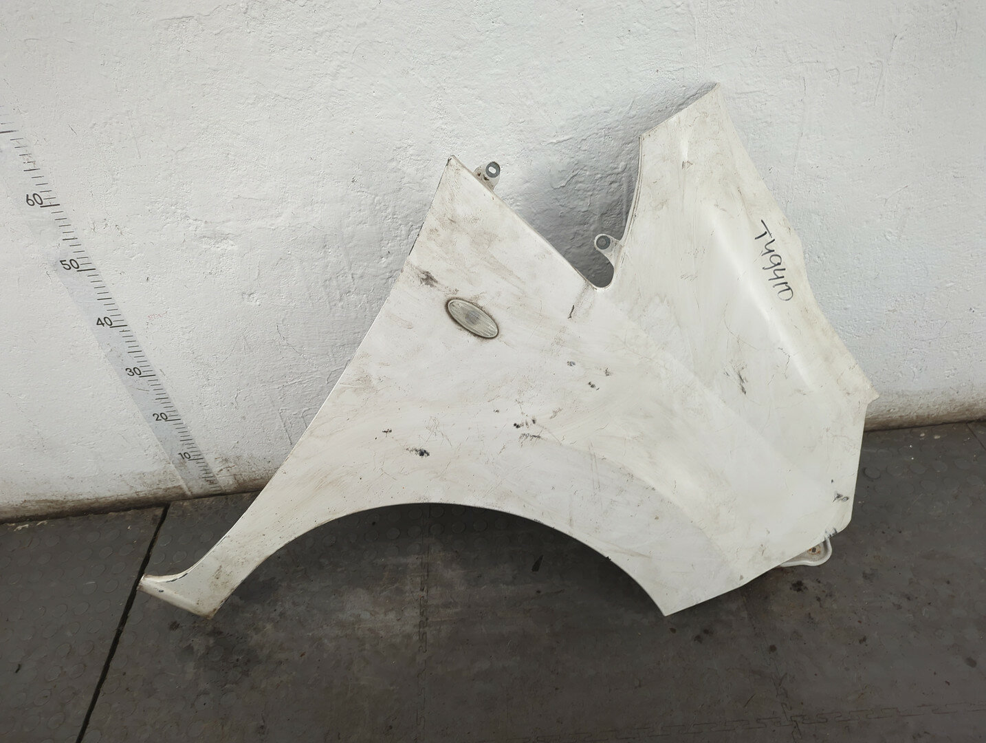 Крыло правое переднее Nissan NV200 Б/У