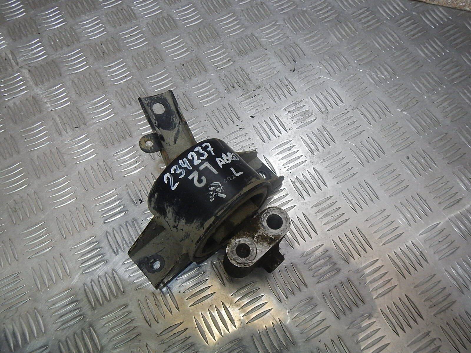 Б/У Опора двигателя левая, Chevrolet (Шевроле)-AVEO T200 (03-08) CHEVROLET AVEO T200 (03-08) Без видимых повреждений. 23...