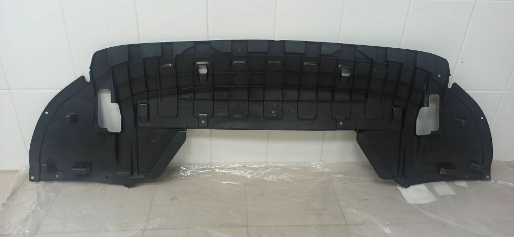 Пыльник переднего бампера Mitsubishi Outlander III