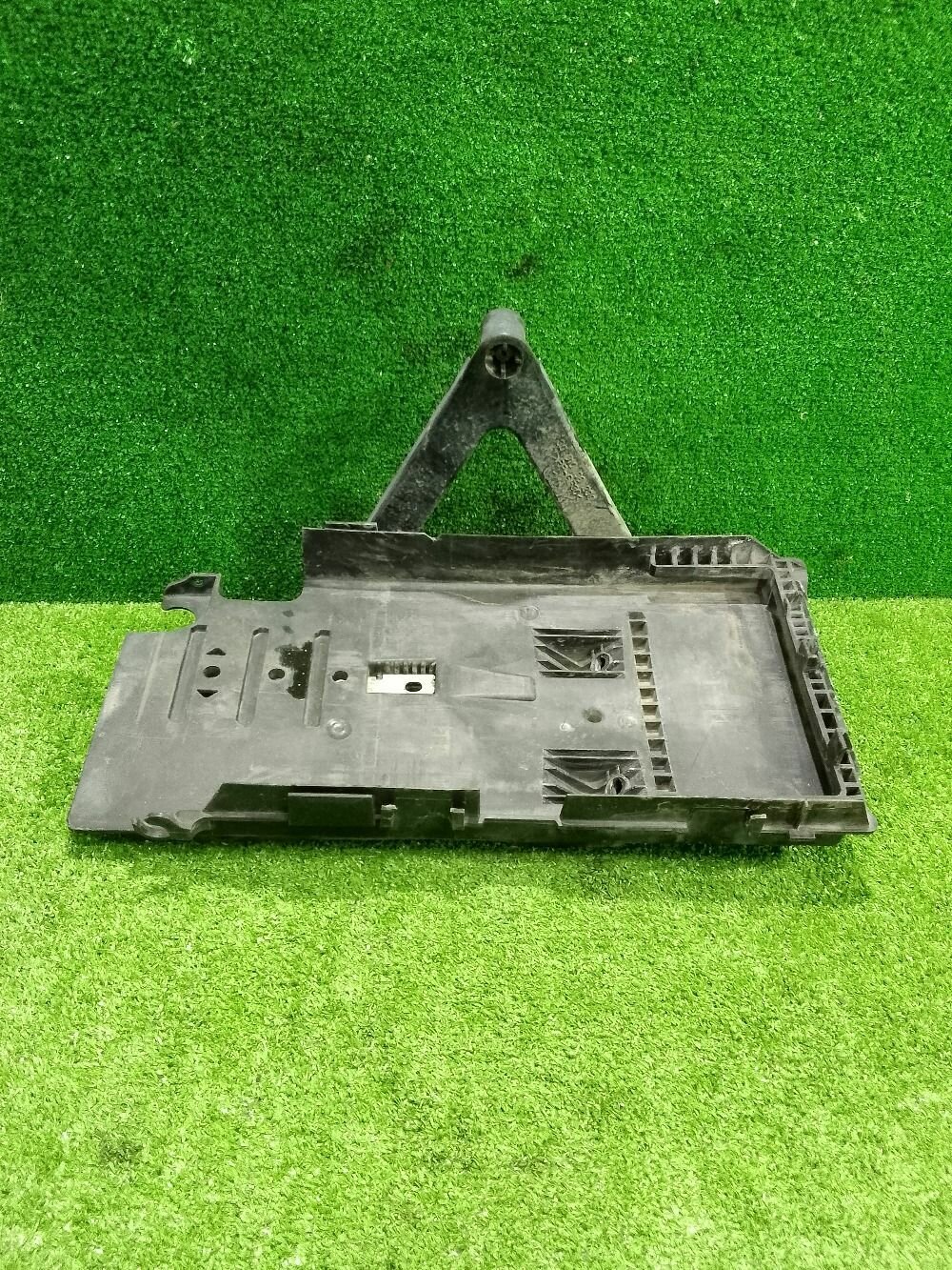 Площадка АКБ Ford Mondeo IV Б/У с пробегом