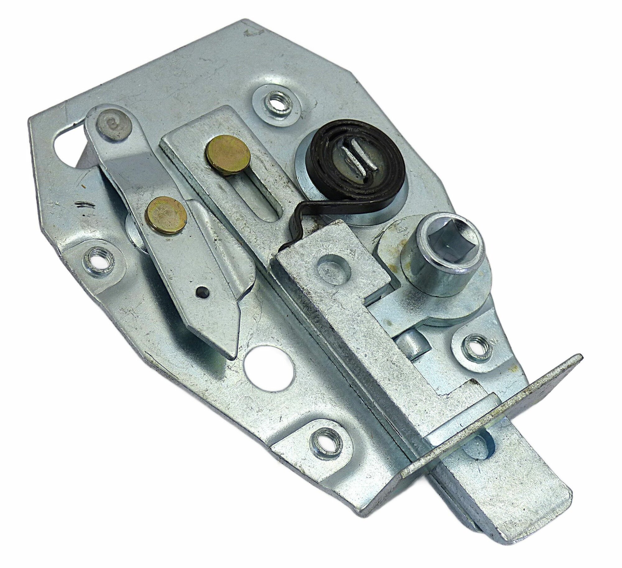 Замок двери левый МК 70-6708120, для колесных тракторов и экскаваторов марки МТЗ