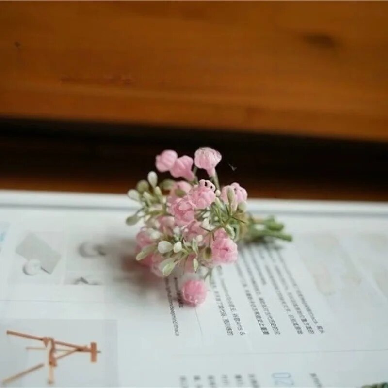 Мини букет из пластиковых цветов Pink