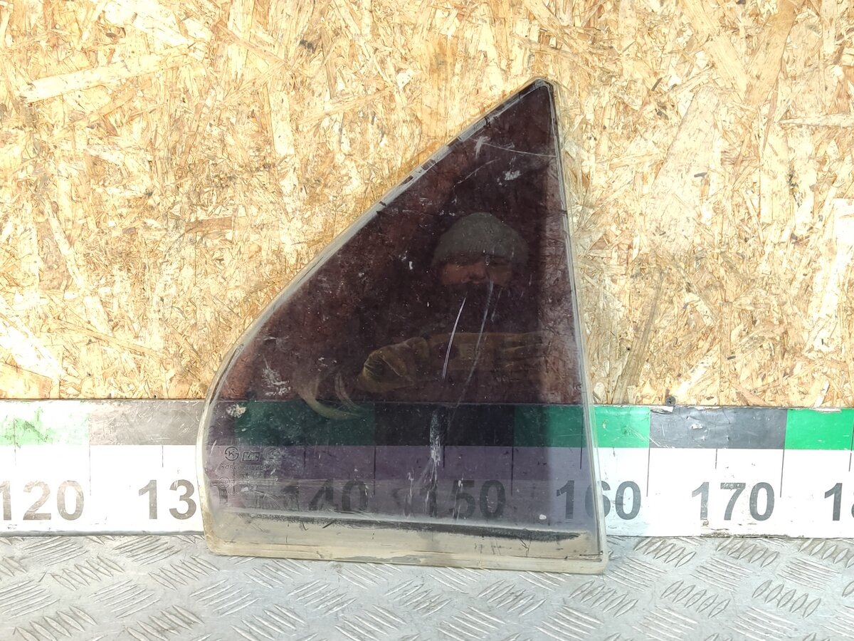 Стекло двери задней правой форточка HYUNDAI Accent 2000-2012 8357125000